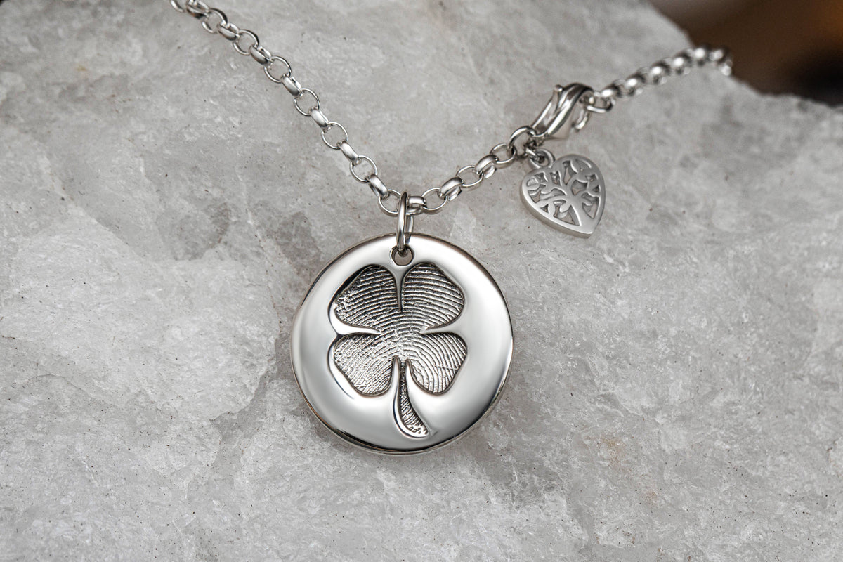 Clover Fingerprint Design Silver Necklace – Love is a moment